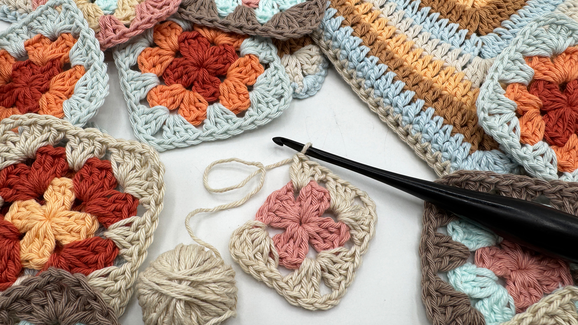 Learn to Crochet Farnham – Saturday Morning Course – Starting 21/06/25